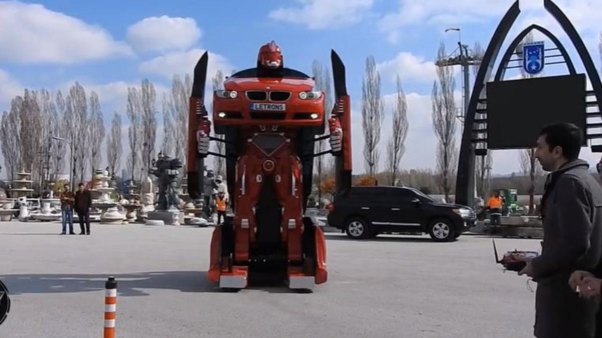 Video Mobil Bisa Berubah Jadi Robot - Otomotif Liputan6.com