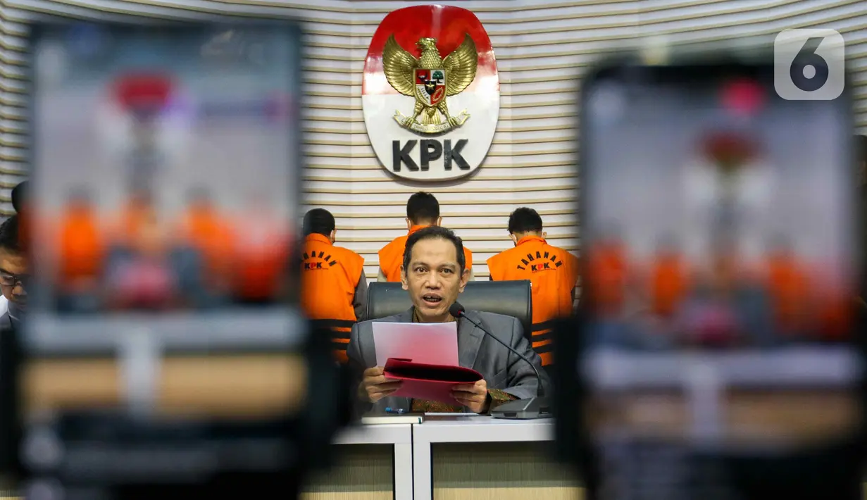 Hasil OTT, KPK Tahan Enam Orang dan Tetapkan Gubernur Kalimantan ...