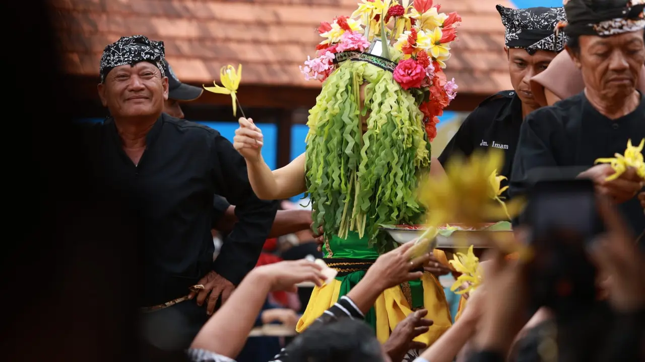 Hari Ketiga Ritual 'Seblang Olehsari' Ramai Dipadati Pengunjung