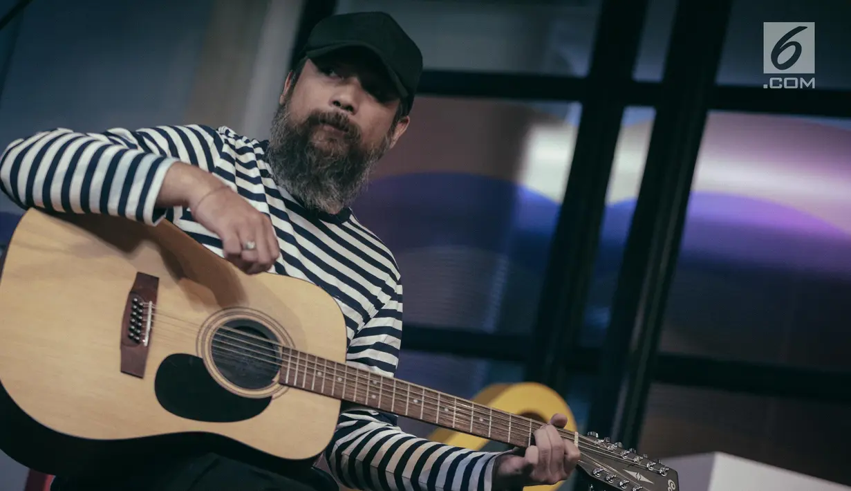 FOTO: Penampilan NTRL dalam KLY Lounge - Foto Liputan6.com