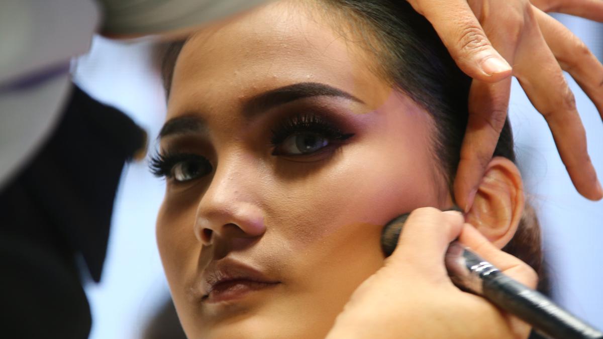 Basic Trik Mengaplikasikan Foundation agar Hasilnya Sempurna