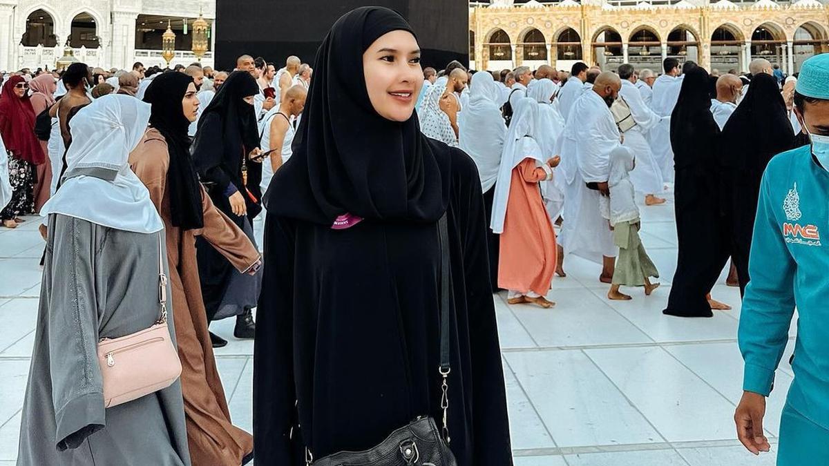 Soraya Rasyid Sampirkan Tas Rp23 Juta Saat Umrah, Disorot Usai Diduga ...