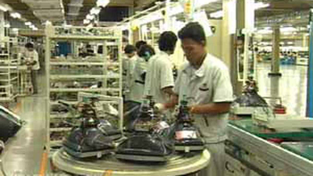 Usulan Kenaikan UMR Jabar Tunggu Gubernur - News Liputan6.com