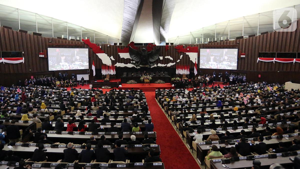 Anggota Baru DPR Tidur Saat Sidang, LSI: Itu Awal yang Buruk - News ...