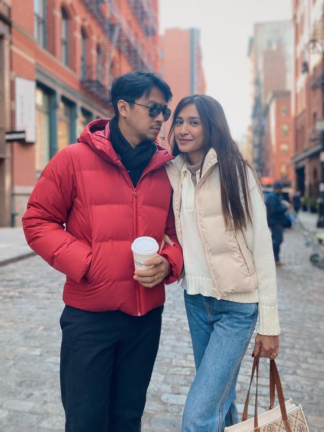 Deva Mahenra dan Mikha Tambayong di New York, Potret Mesra Pengantin ...