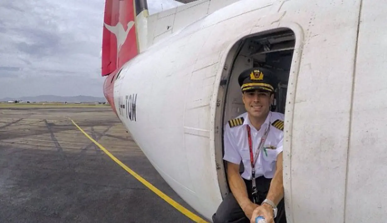 Pilot Ganteng Ini Hidupnya Bikin Iri Banyak Orang