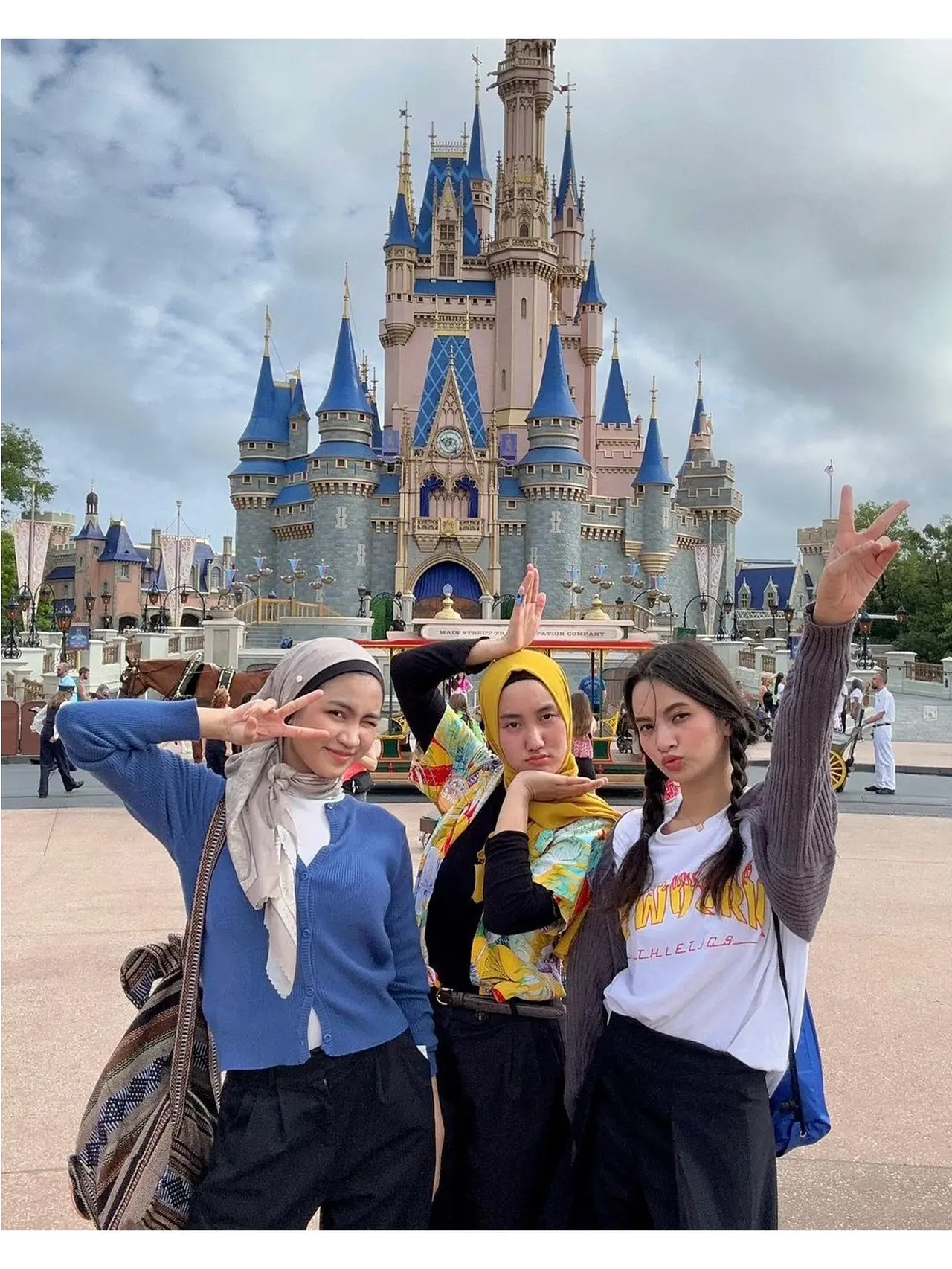 6 Potret Xaviera Clash of Champions Bareng Sabrina Anggraini, Adik ...