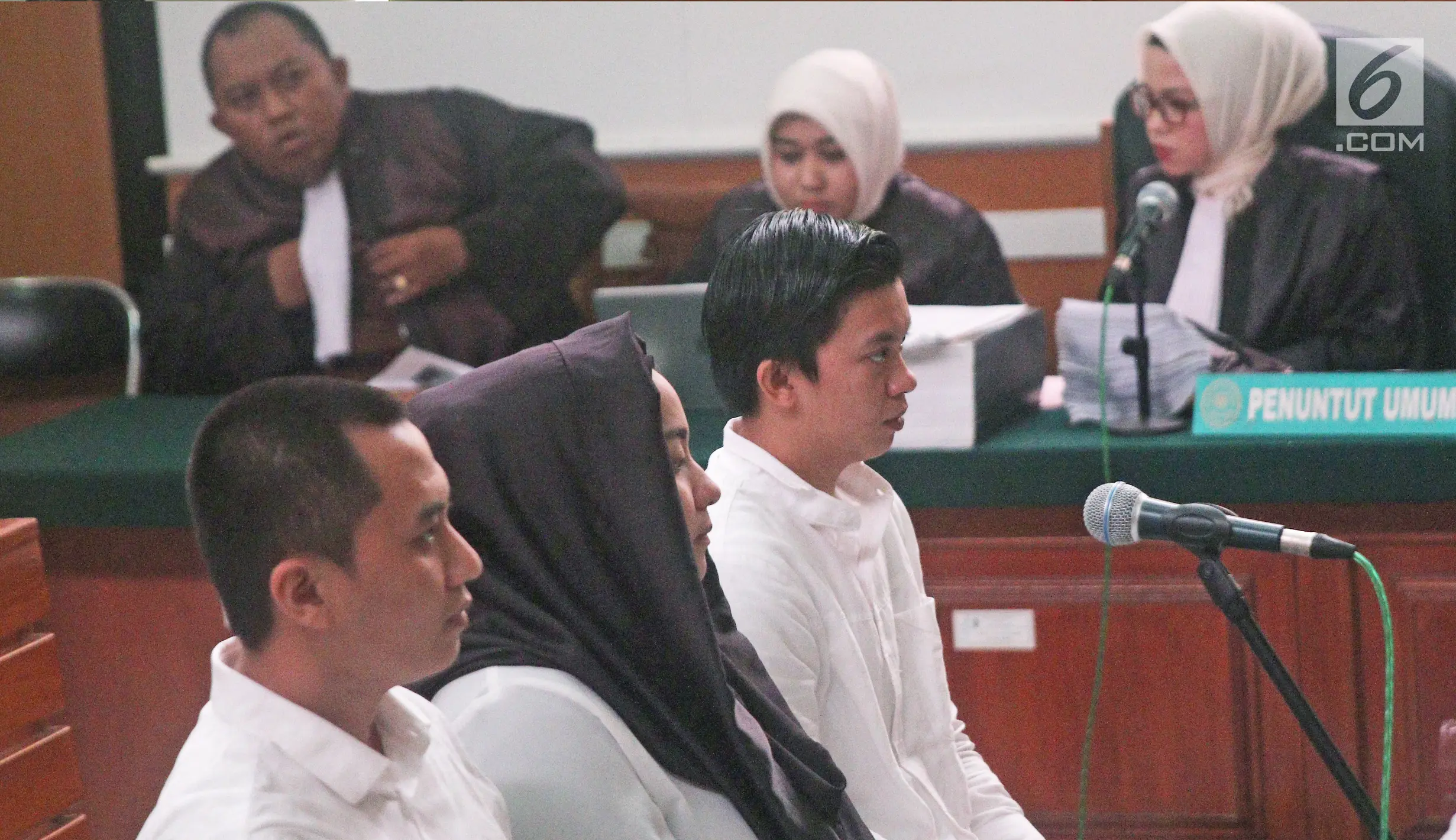 FOTO: Sidang Lanjutan First Travel Hadirkan 10 Saksi - Foto Liputan6.com