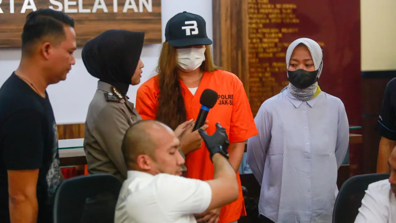 Mantan Model Karenina Maria Anderson Ditangkap karena Narkoba, Warganet ...