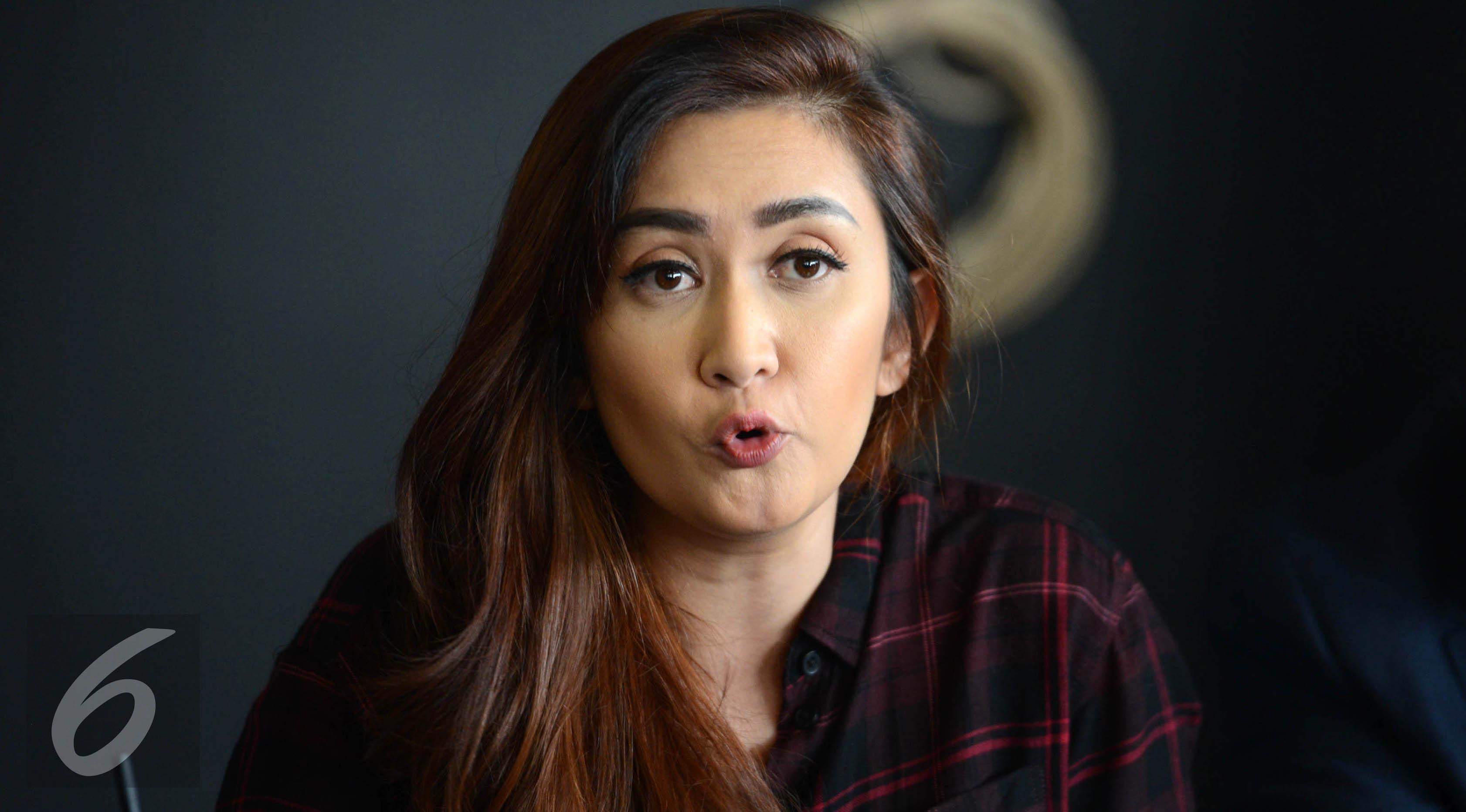 Menjanda, Nafa Urbach Daur Ulang Lagu Nike Ardilla - ShowBiz Liputan6.com