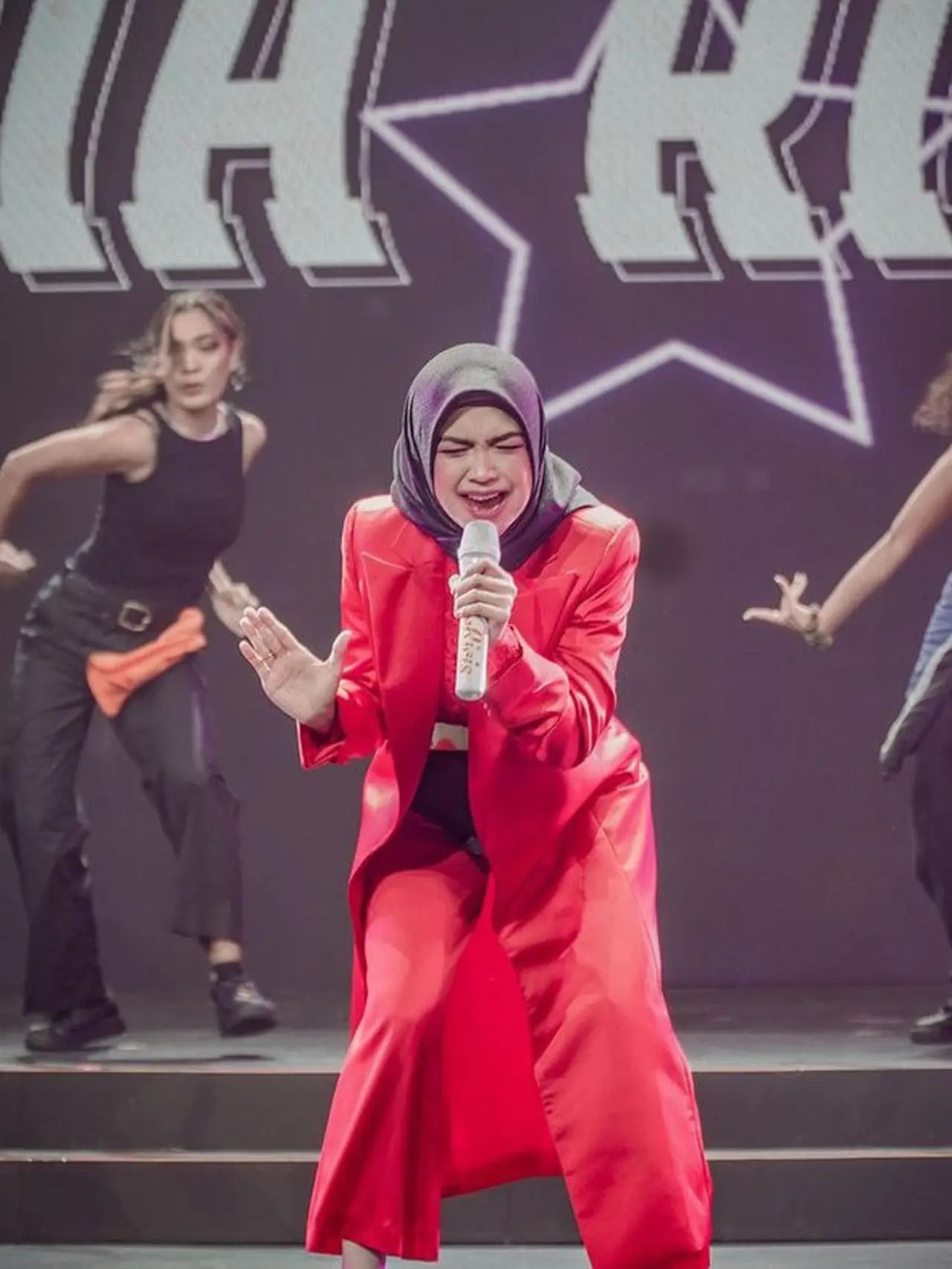 Disebut Introvert oleh Oki Setiana Dewi, Ini 6 Potret Ria Ricis yang ...