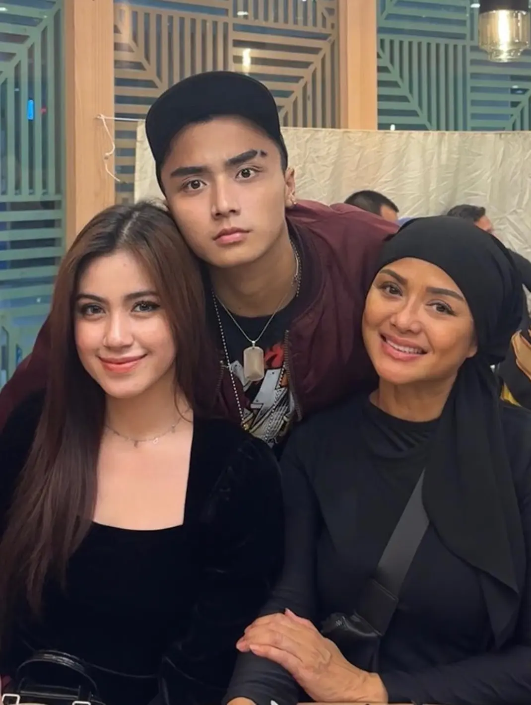 Potret Kedekatan Rinoa Aurora Senduk dengan Keluarga Leon Dozan, Sudah ...