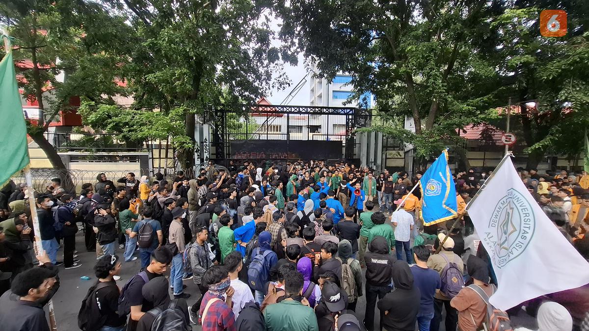 Tolak Program MBG dan Efisiensi Anggaran, BEM se-Makassar Demo di DPRD ...