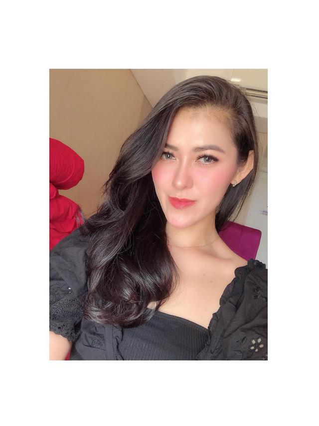 7 Potret Ade Bunga Niari, Mantan Istri Andika Mahesa yang Makin Menawan