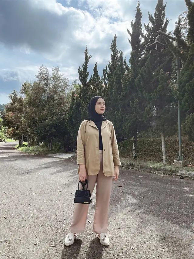 6 Gaya OOTD Ala Hijabers Dwi Handayani Ini Bisa Jadi Inspirasi Lebaran ...