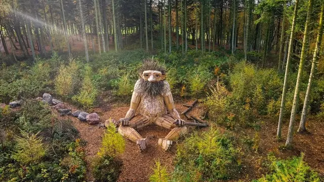 Pria Ini Buat Patung Troll Raksasa dari Kayu Daur Ulang, 6 Hasilnya ...
