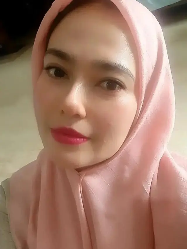 7 Potret Catherine Wilson yang Kini Mantap Berhijab, Gabung Kajian - Hot Liputan6.com