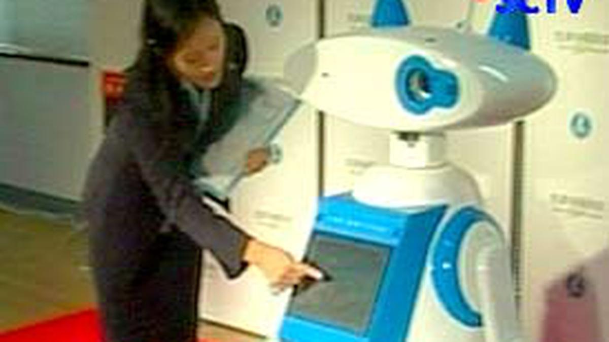 Robot Resepsionis dan Pemandu Diluncurkan di Jepang