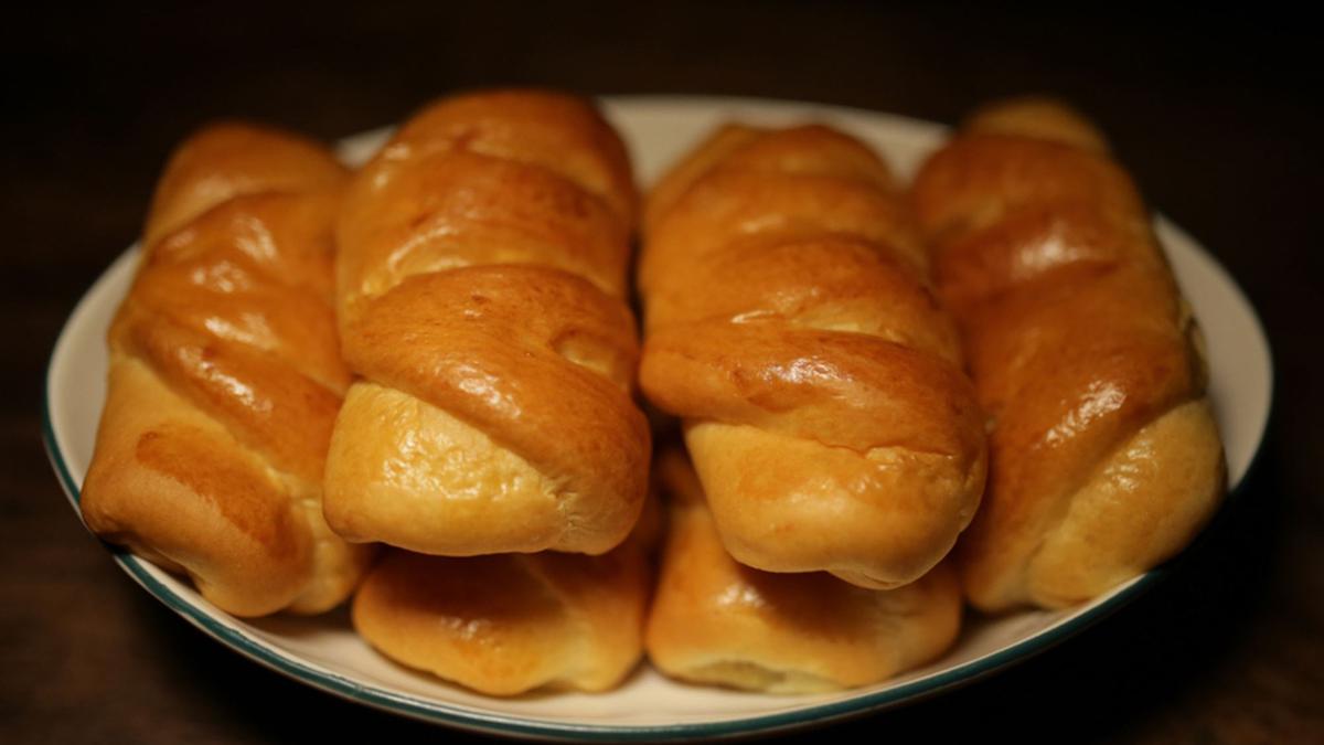 Cara Membuat Roti Isi Pisang yang Mudah - Lifestyle Fimela.com