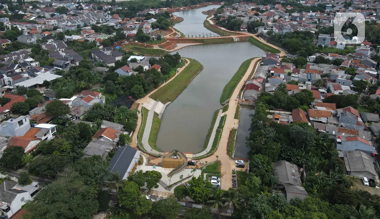 Menikmati Akhir Pekan di Ruang Limpah Sungai Brigif - Foto Liputan6.com