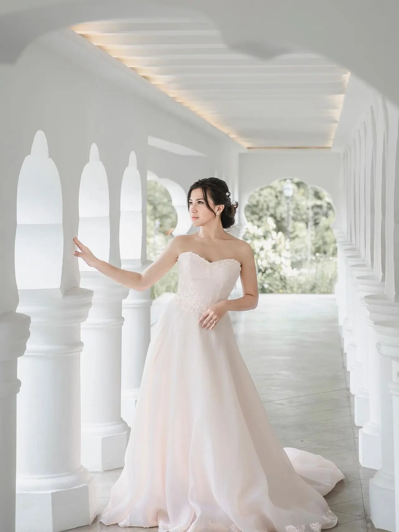 Lepas Status Janda, Ini 7 Potret Pernikahan Presenter Dita Fakhrana di ...