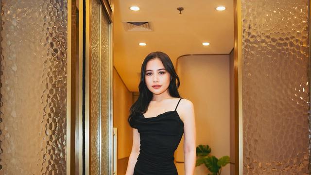 Potret Cantik Prilly Latuconsina dengan Gaun Slimfit, Pamerkan Body ...