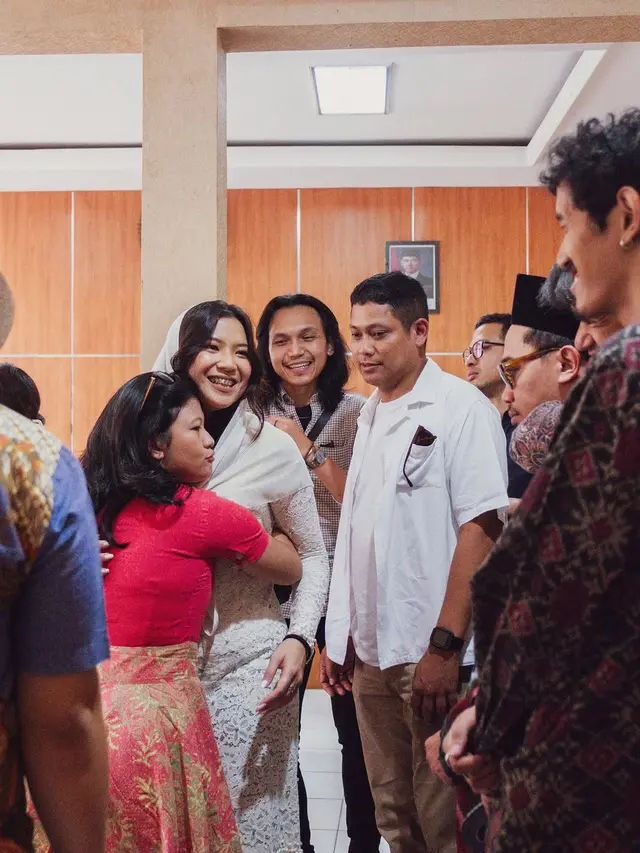 7 Potret Pernikahan Danilla Riyadi Digelar Sederhana di KUA, 6 Bulan Dirahasiakan - Hot Liputan6.com