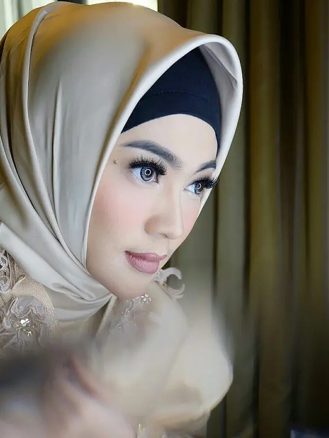 Foto Kini Berhijab, Indah Dewi Pertiwi Dapat Hidayah Di Palestina ...