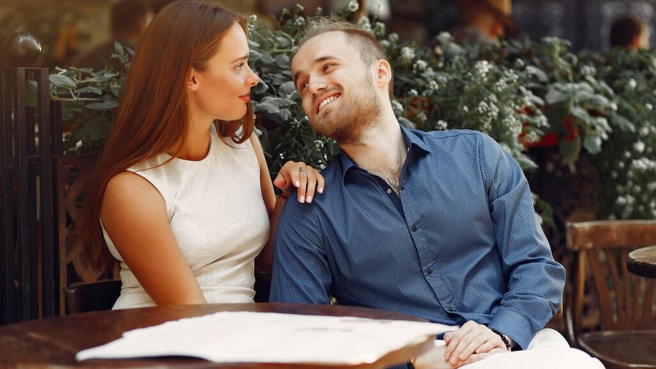 7 Sikap Manja Perempuan yang Kerap Dirindukan Pasangan, Bisa Bikin Harmonis