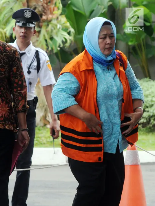 FOTO: Pemeriksaan Lanjutan Panitera Pengganti PN Tangerang Tuti Atika ...