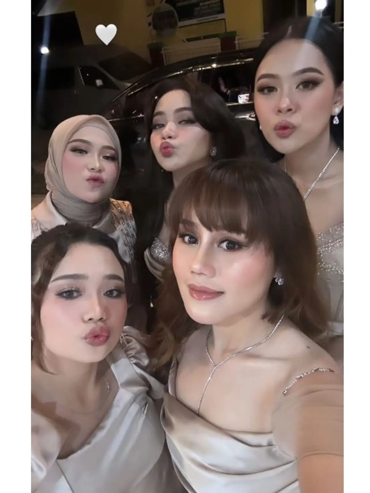 7 Potret Pedangdut di Pernikahan Nia LIDA, Lady Rara dan Melly Lee Jadi ...