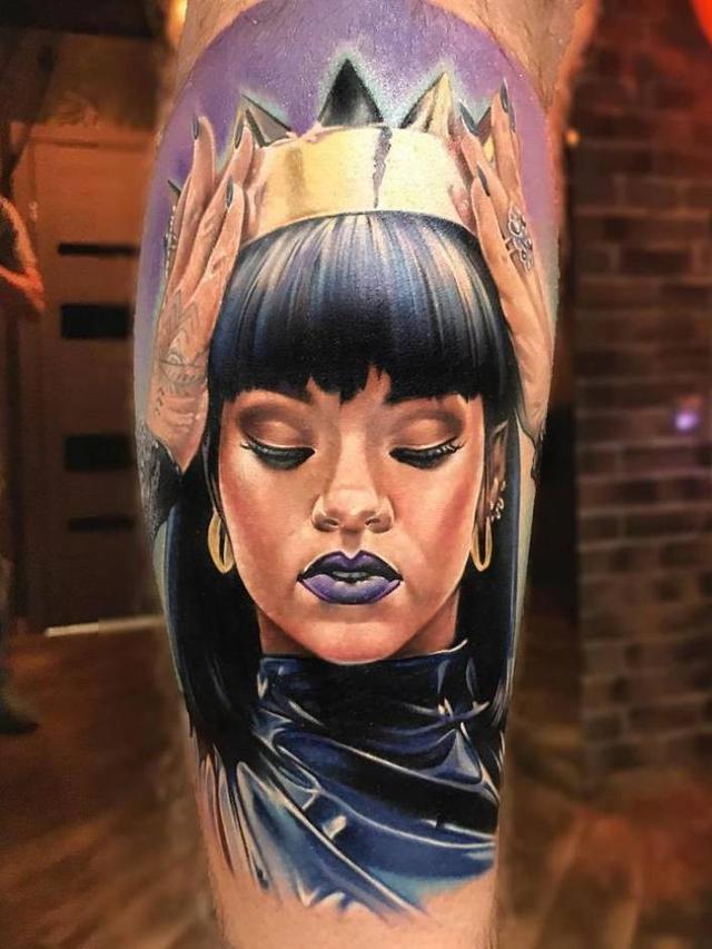 10 Potret Fans Nekat Buat Tato Wajah Artis Favorit di Tubuhnya ...