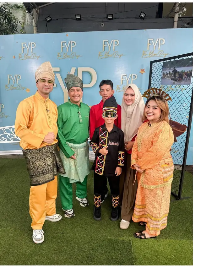 6 Potret Persahabatan Mpok Alpa dan Raffi Ahmad, Kini Tinggal Kenangan