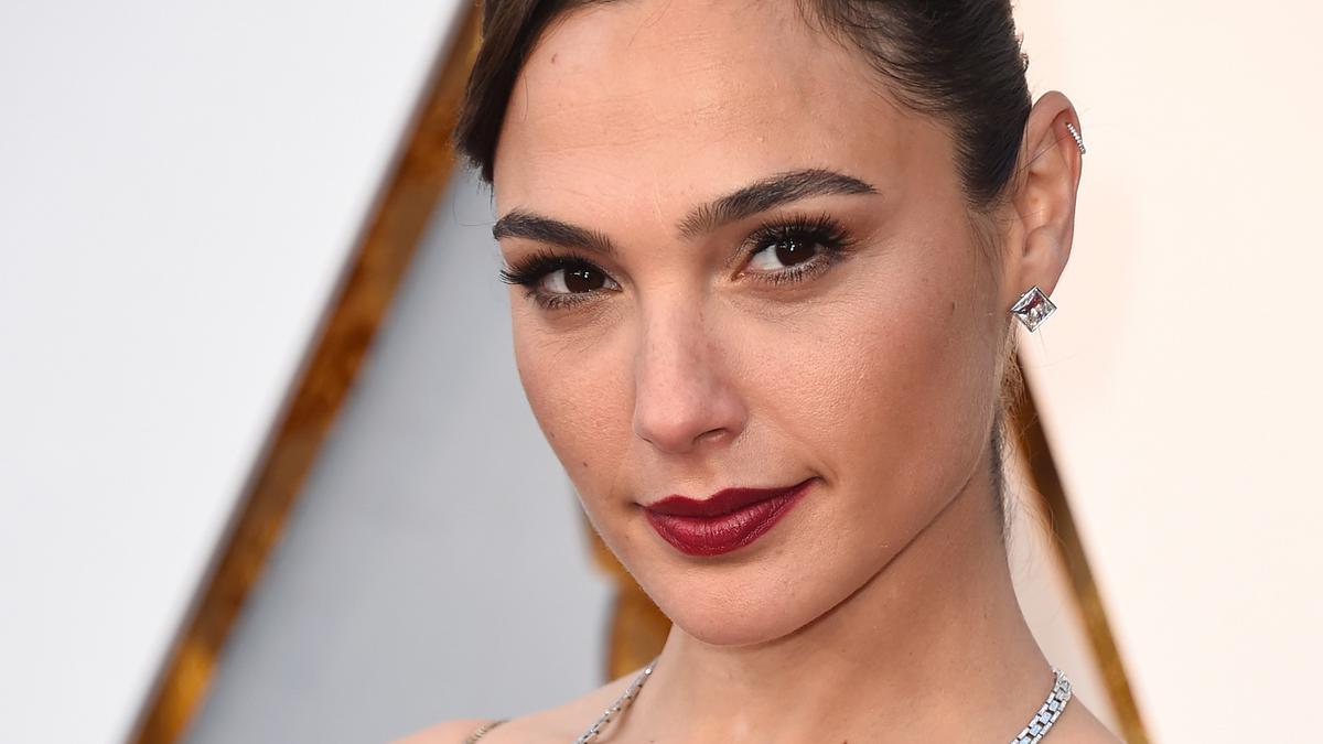 6 Fakta Gal Gadot Gelar Nobar Film tentang Hamas, Sang Wonder Woman ...