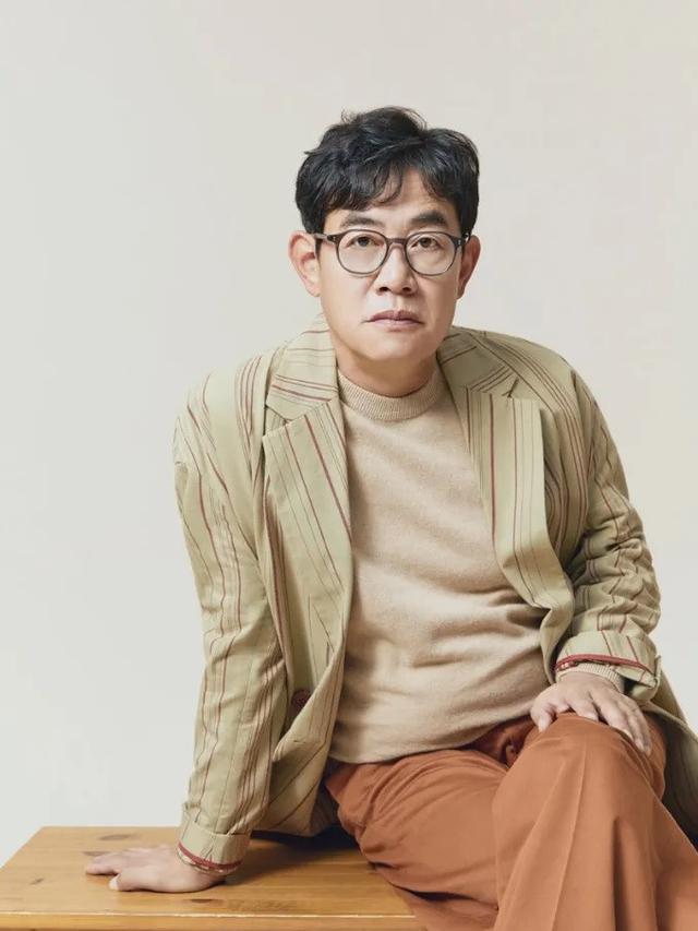 Profil Lee Kyung Kyu, Artis Korea Sahabat Shin Tae-yong yang Terciduk ...