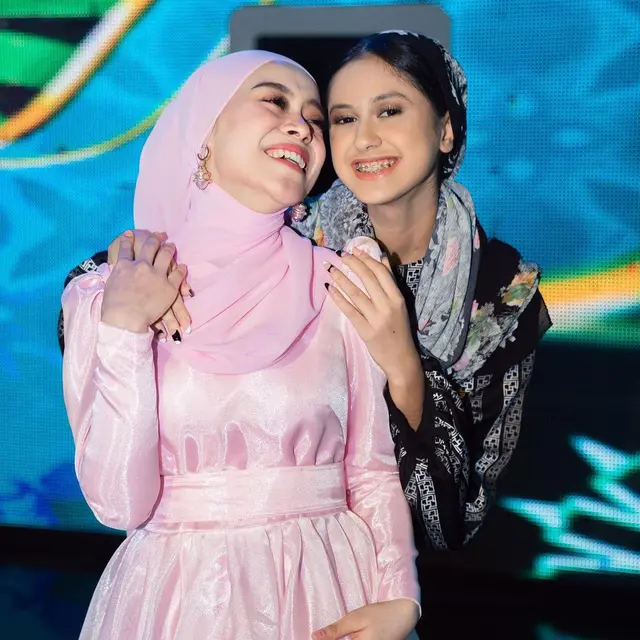 8 Potret Kebersamaan Lesty Kejora dan Anak Ramzi, Sudah Seperti Saudara ...