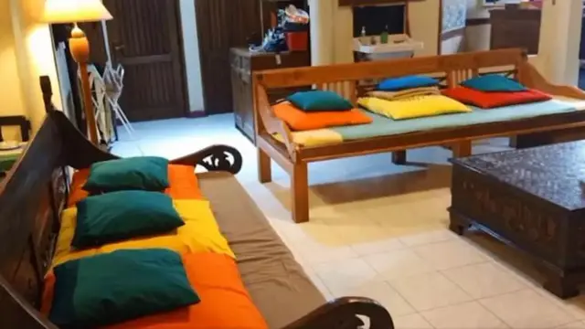 6 Potret Rumah Aktor Senior August Melasz, Berada di Area Pegunungan ...