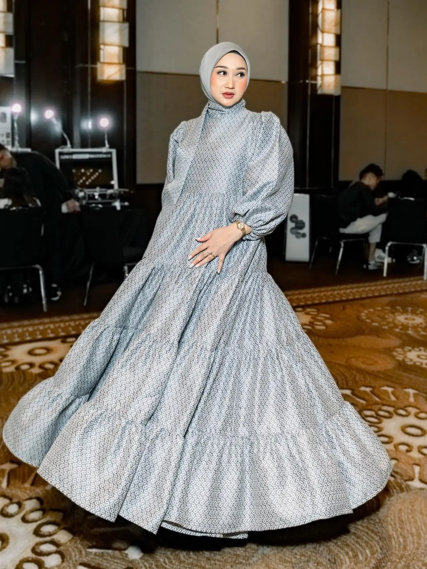 Inspirasi Gamis Model Gaun Untuk Tampil Mewah Saat Lebaran, dari Amelia ...