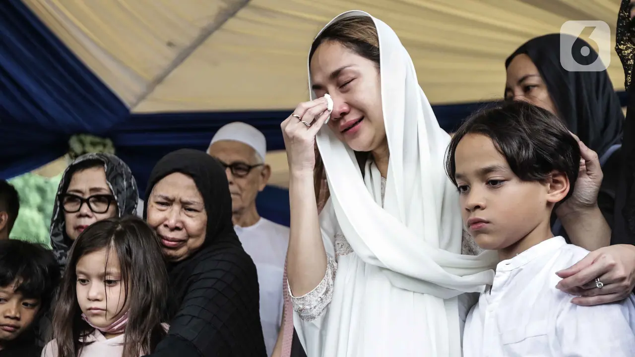 BCL Manggung Perdana usai Ashraf Sinclair Meninggal, Begini Potret ...