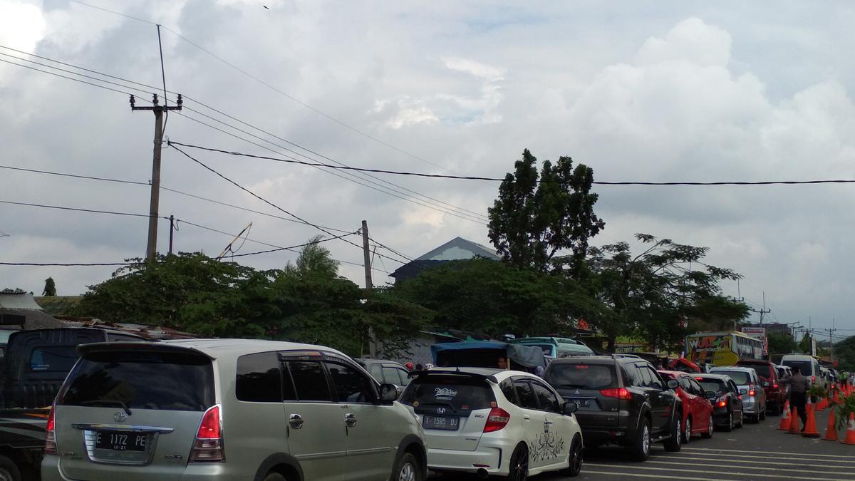 Exit Tol Ciperna Padat, Begini Rekayasa Lalu Lintasnya - News Liputan6.com