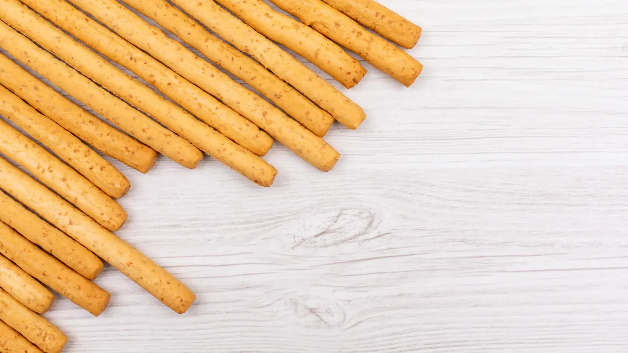 7 Resep Kue Bawang Renyah dan Gurih, dari Bentuk Stik Hingga Garpu ...