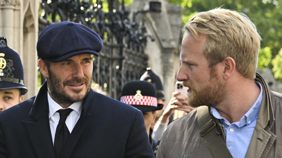 David Beckham Rela Antre Belasan Jam demi Lihat Peti Mati Ratu ...