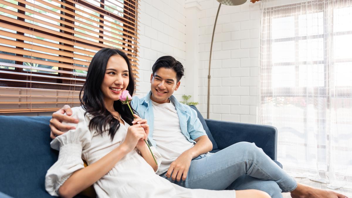 5 Sikap yang Membuat Pria Makin Mendekat Padamu - Relationship Fimela.com