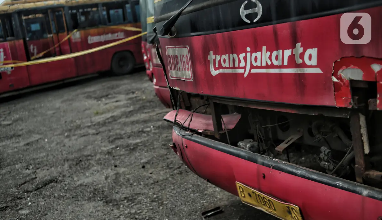 Ratusan Bus Transjakarta yang Terbengkalai Dilelang - Foto Liputan6.com