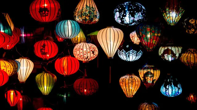 Kompetisi Lampion Warnai Wisata Batu di Malam Hari - Lifestyle Liputan6.com