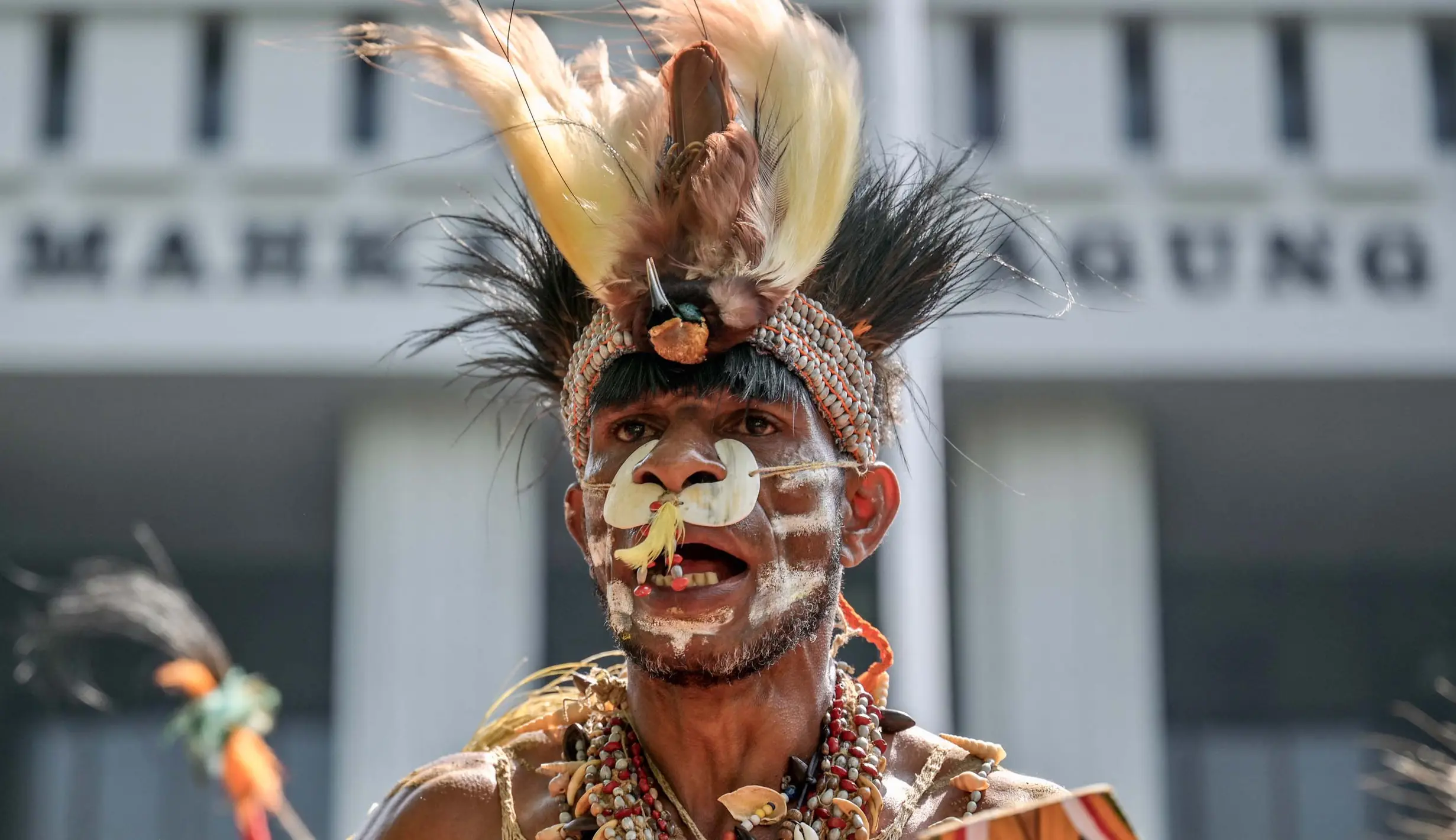 Datangi Gedung Mahkamah Agung, Suku Adat Awyu dan Moi Minta Konsesi ...