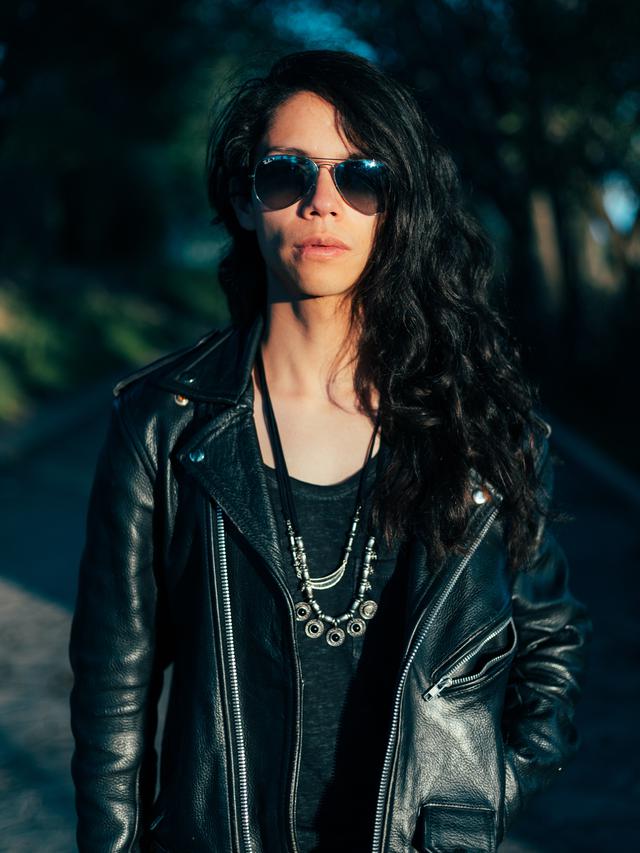 Tertarik dengan Gaya Rockstar Lady Gaga, Ini Elemen Penting Fashion ...