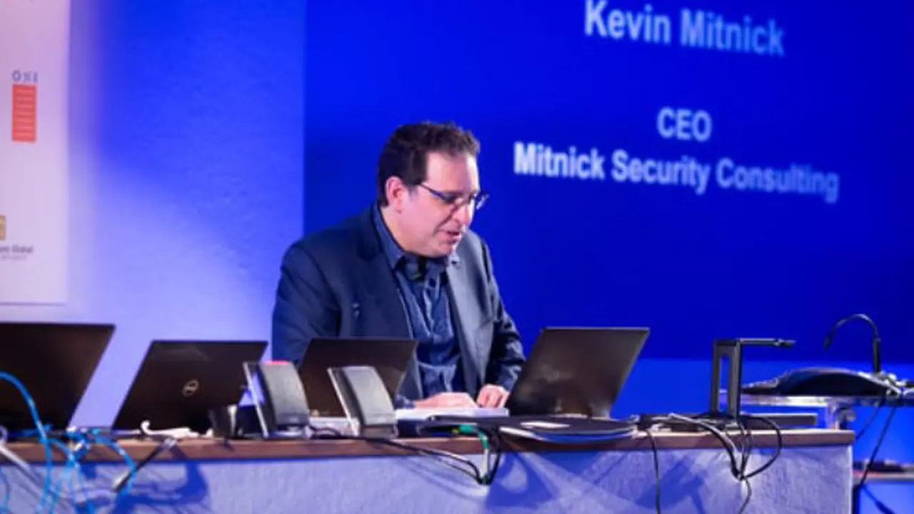 Kisah Unik Perjalanan Kevin Mitnick, Raja Hacker Paling Dicari yang ...