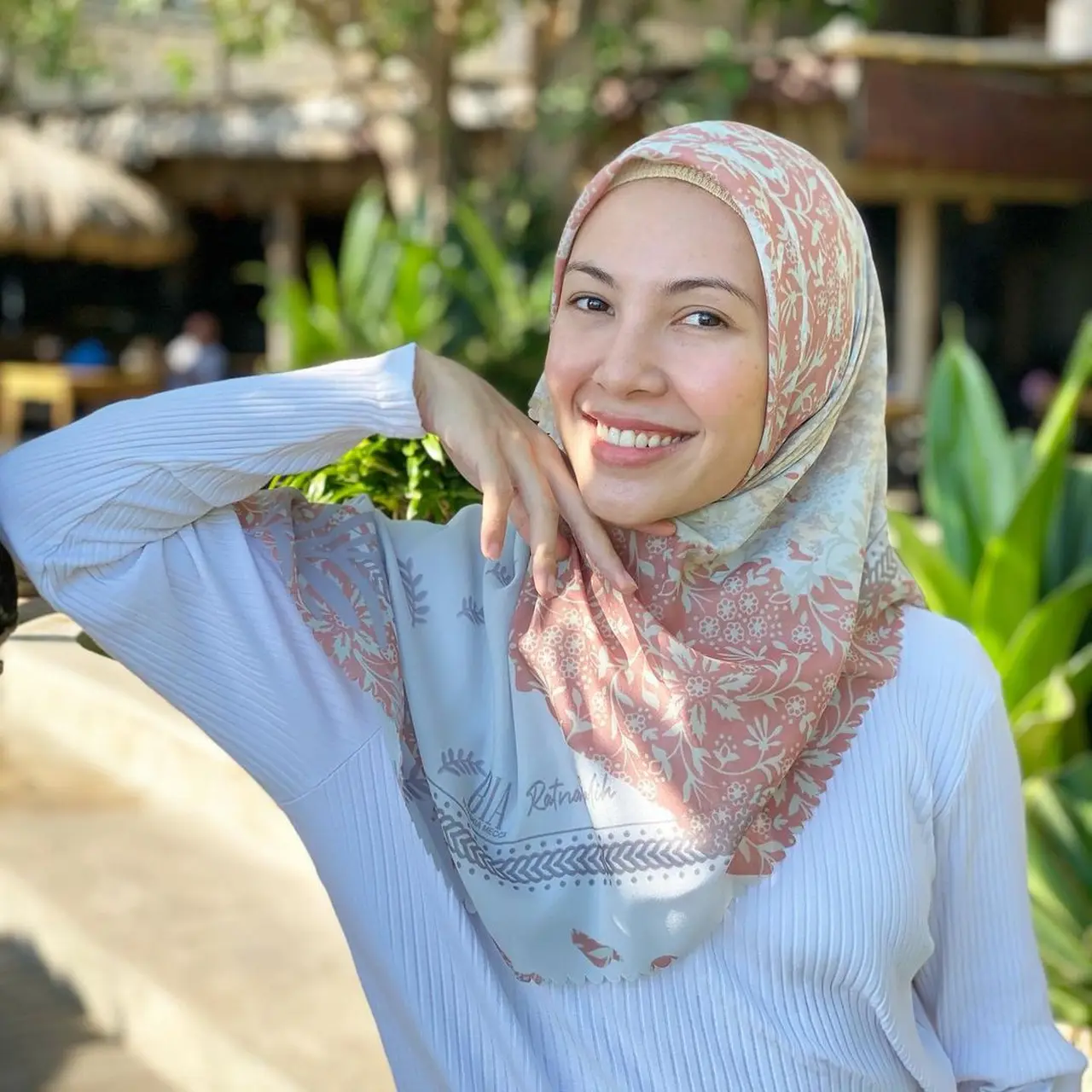Potret 6 Bintang Sitkom Populer yang Mantap Berhijab, Bikin Pangling ...