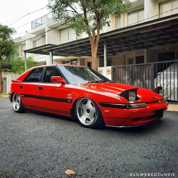 10 Potret Modifikasi Mazda Astina, Si Mata Genit yang Dibikin Makin ...